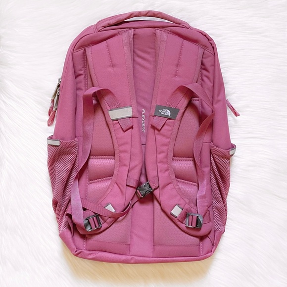 The North Face | Bags | The North Face Womens Vault 26 Liter Backpack ...